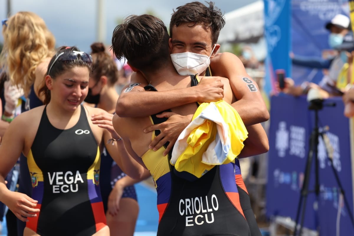 Ecuador gana el triatlón mixto por relevos de los Panamericanos Junior ...